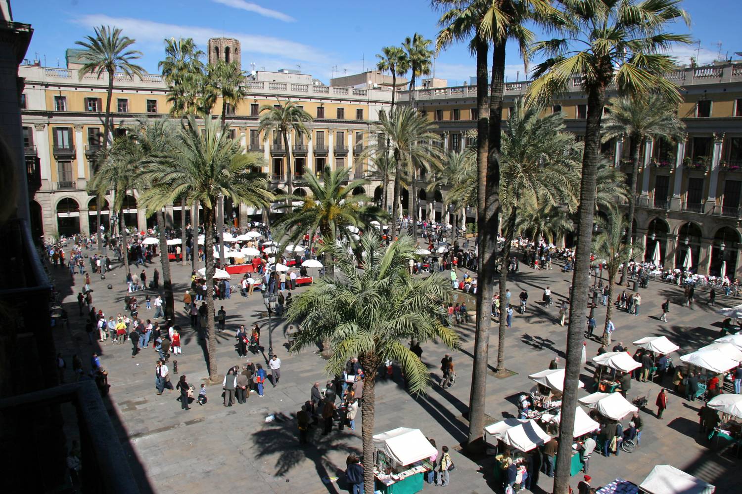 Plaza Real Barcelona Top Tours and Tips | experitour.com