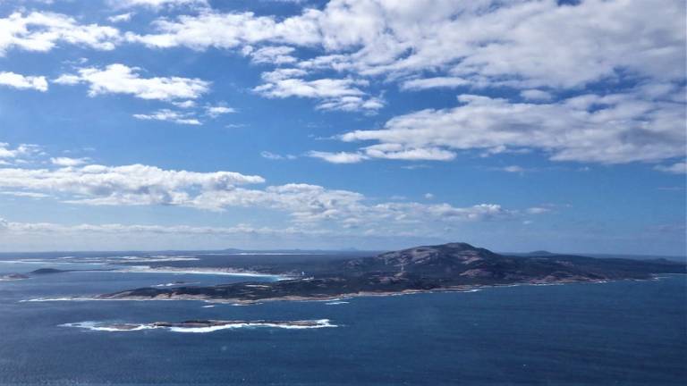 Lake Hillier-Middle Island Scenic Flight | experitour.com