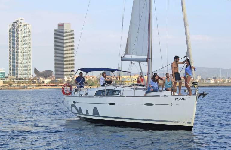 Barcelona Sailboat Tour | experitour.com
