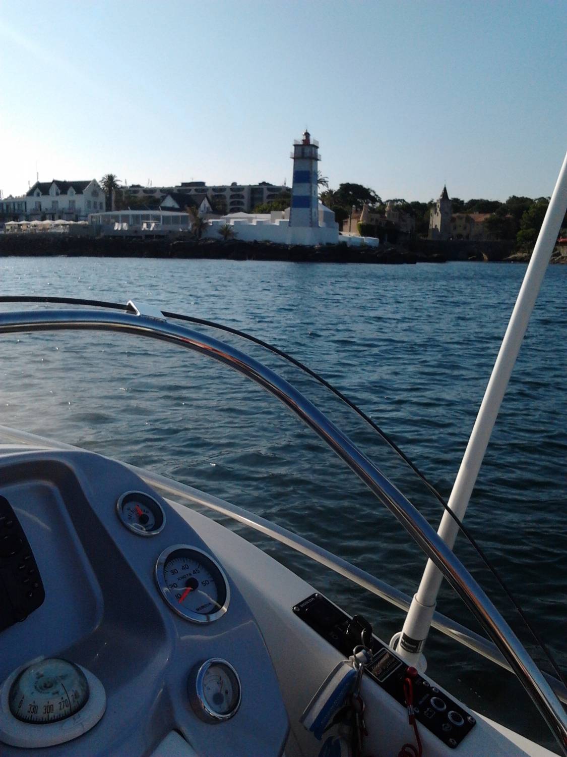 Boat Trip To The Bugio Lighthouse - 2 Hours - Cascais | experitour.com