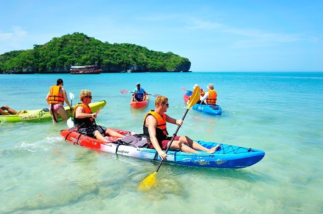 Full Day Kayaking At Thalane Bay | experitour.com