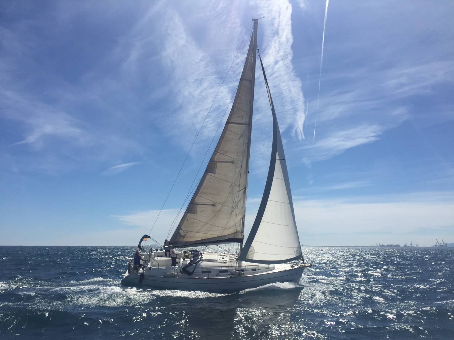 Barcelona: 2-Hour Private Ride On Sailboat | experitour.com