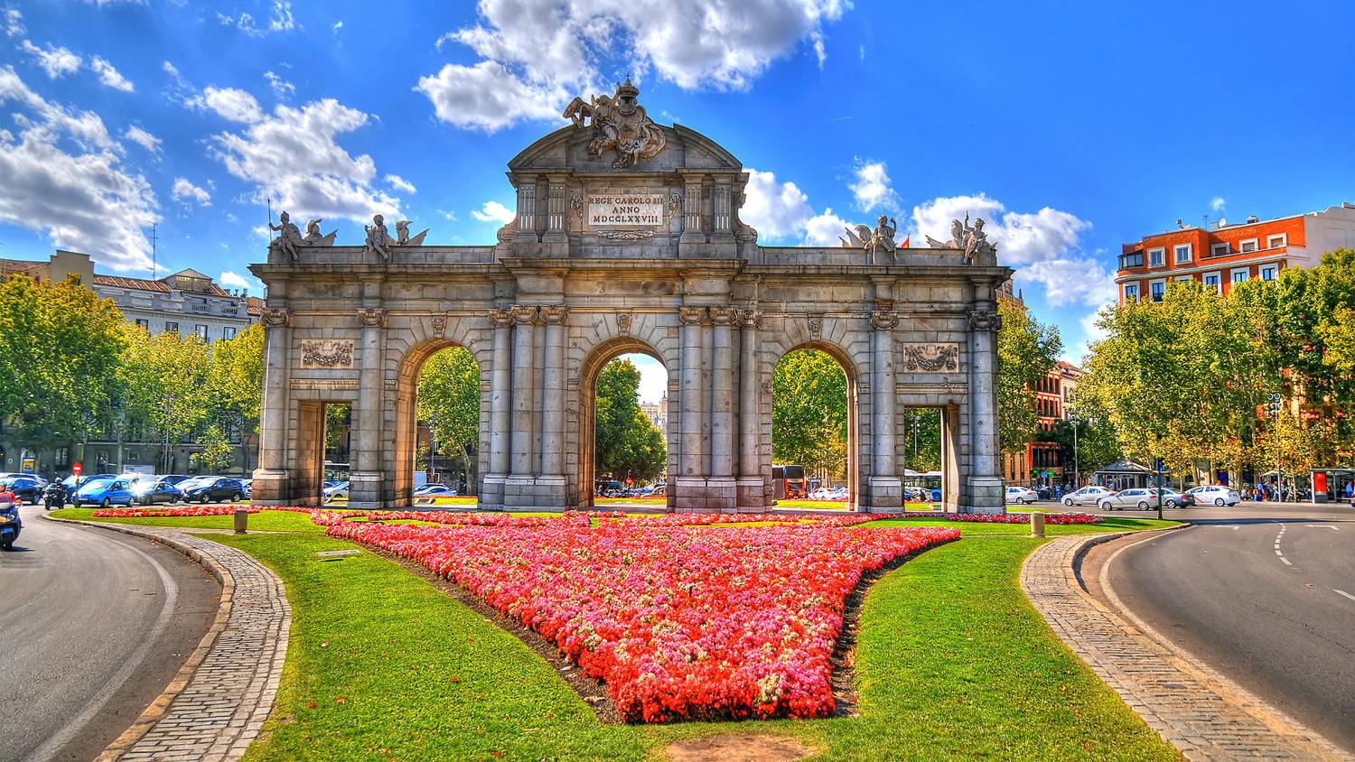 Puerta de Alcalá Top Tours and Tips | experitour.com