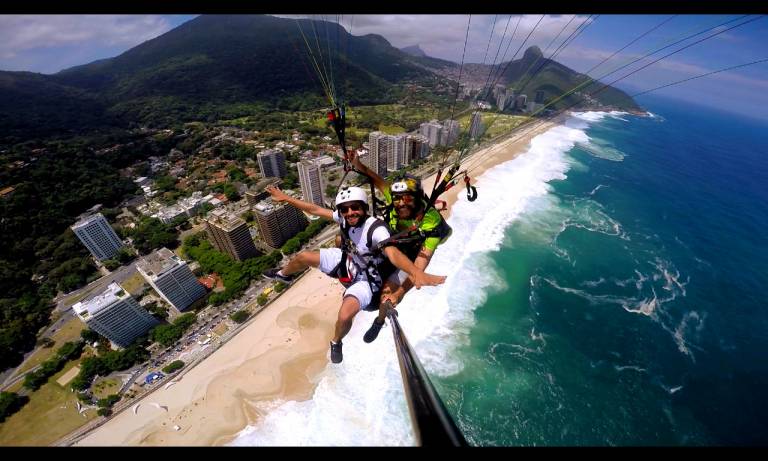Paragliding Tandem Flight - Rio De Janeiro - Brazil | experitour.com
