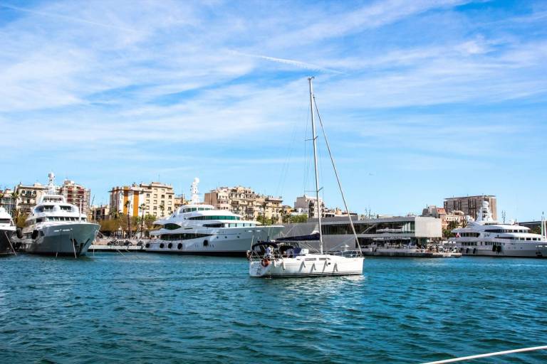 Exclusive 2 Hours Sailing Experience Barcelona | experitour.com