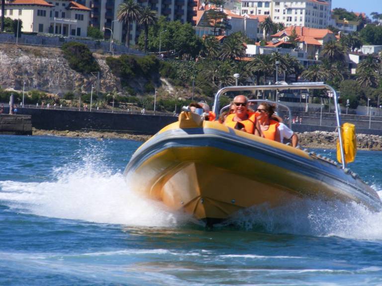 Speed Boat Ride On The Tagus River, Lisbon | experitour.com