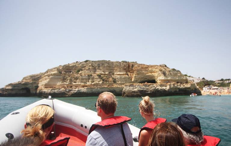 1H45 Benagil Caves Boat Tour From Portimão | experitour.com