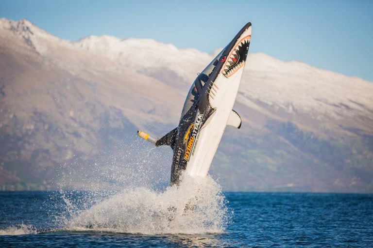 Individual Ride In The Shark Boat In Queenstown | experitour.com