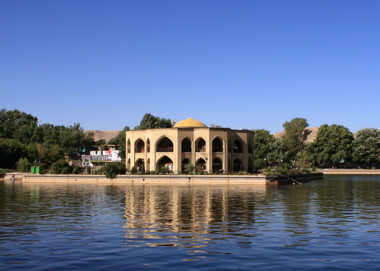 El Goli Safavid Site and Park Top Tours and Tips | experitour.com