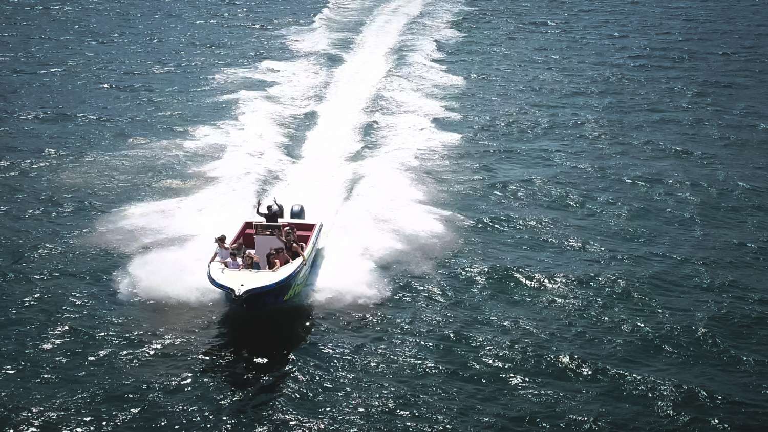 Tour En Lancha Rápida Por El Paisaje De Lisboa | experitour.com