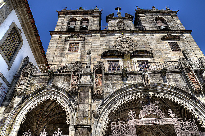 Full Day Historic Tour To Braga & Guimarães With Lunch | experitour.com