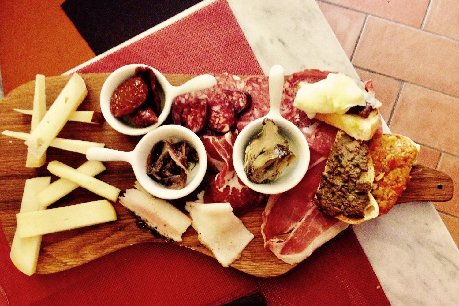 Siena: 1-Hour Walking Tour With Street Food And Wine Tastings ...