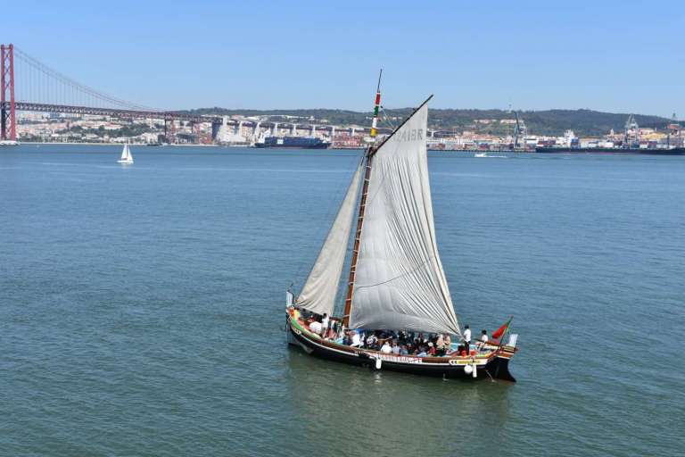 Lisboa: Crucero De 2 Horas En El Río Tajo En Un Barco Tradicional ...