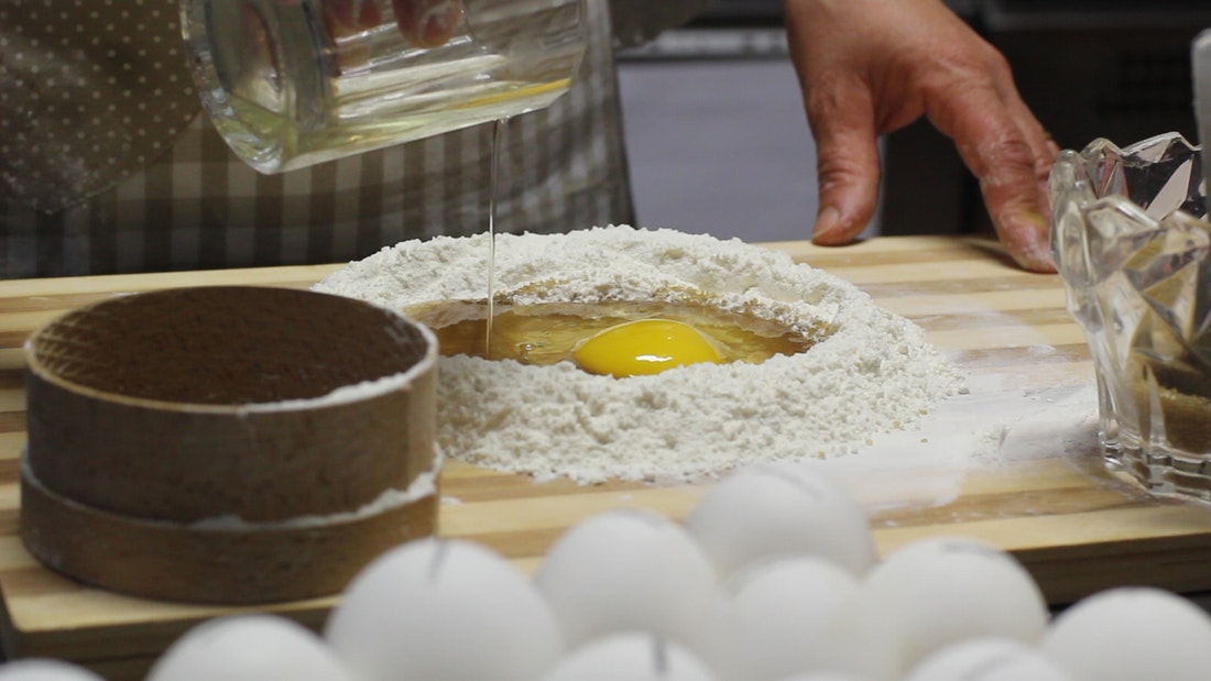 Show Cooking: The Realization Of Dessert Cecio Ripieno | experitour.com