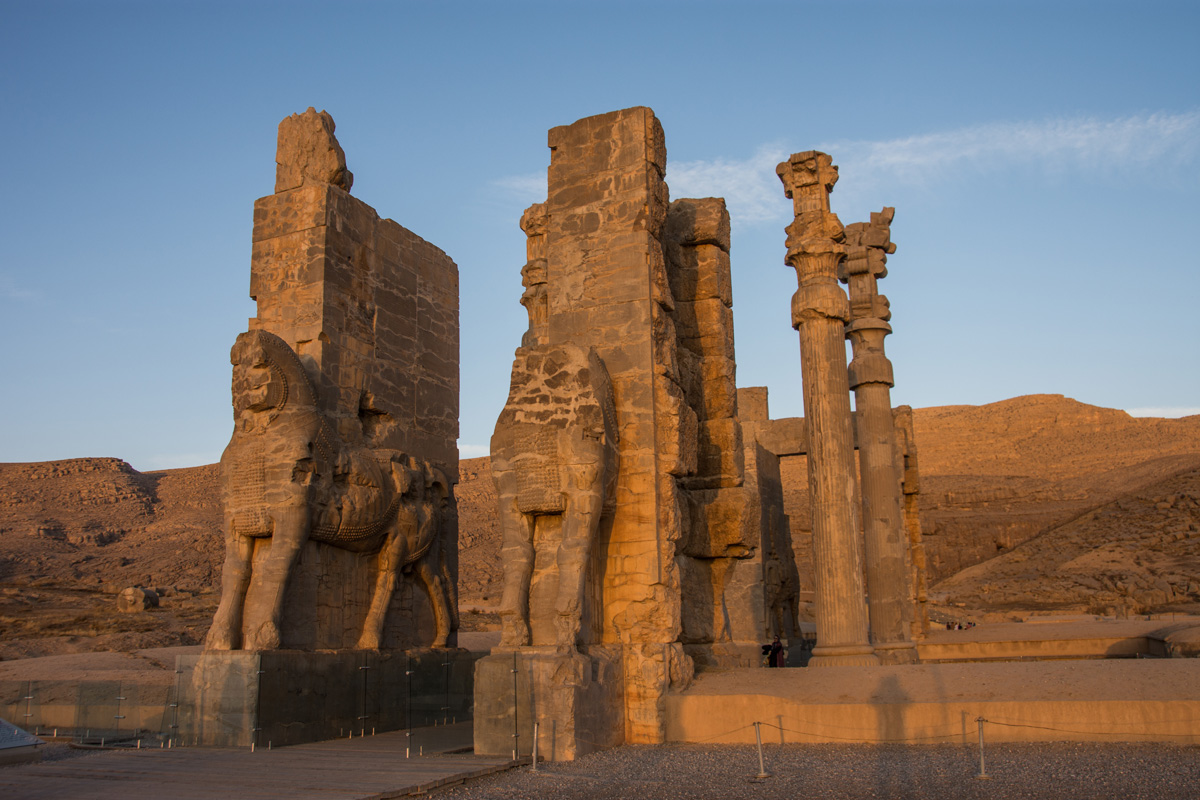 Tour Guiado De Día Completo A Persépolis, Necrópolis Y Pasargadae ...