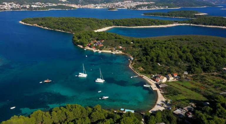 Paklinski Islands Of Hvar Full-Day Private Sailing Tour | experitour.com