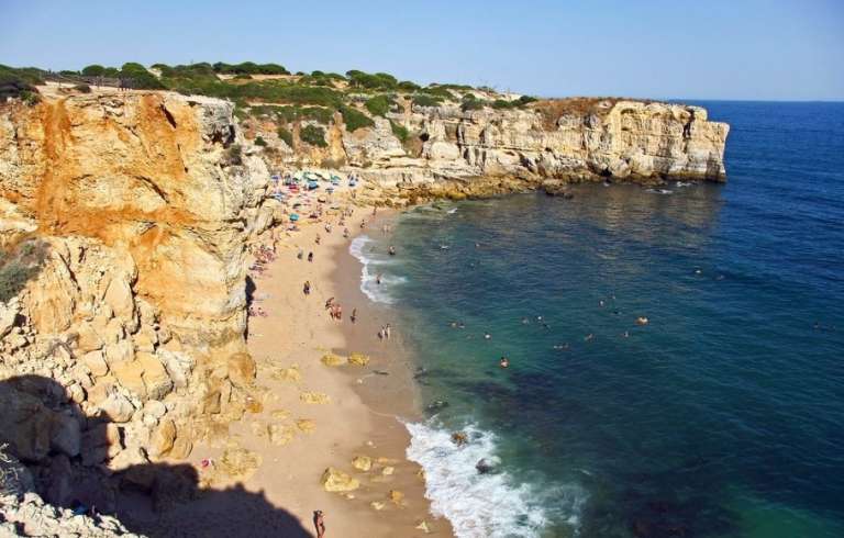 Vai Visitar O Algarve? Veja As Top 10 Praias Em Albufeira